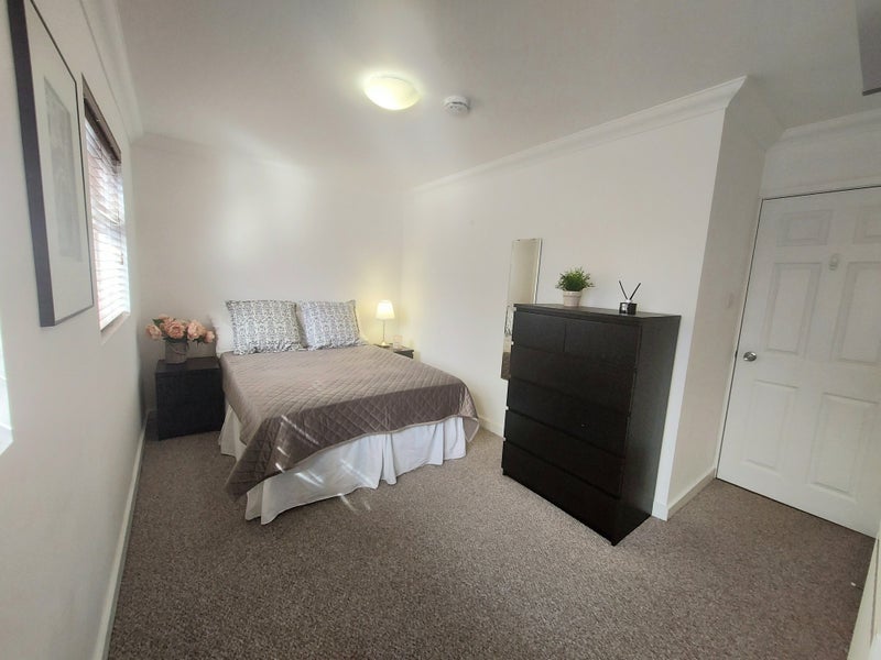 'Modern Dbl Ensuite Room in Spacious House' Room to Rent from SpareRoom