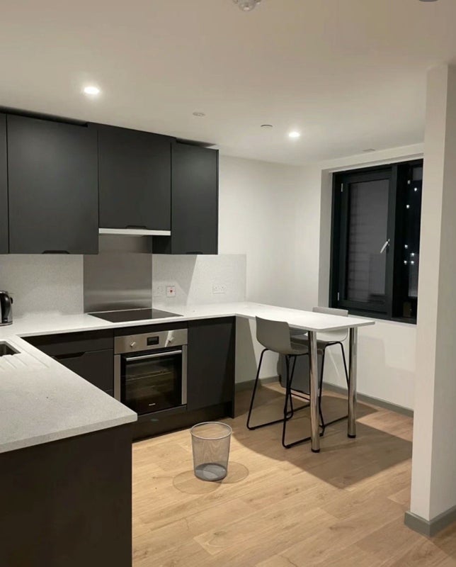 'Studio of White rose view ,student accommodation ' Room to Rent from ...