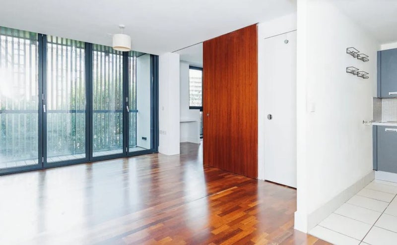 'Burton Place, double room (parking and balcony)' Room to Rent from ...