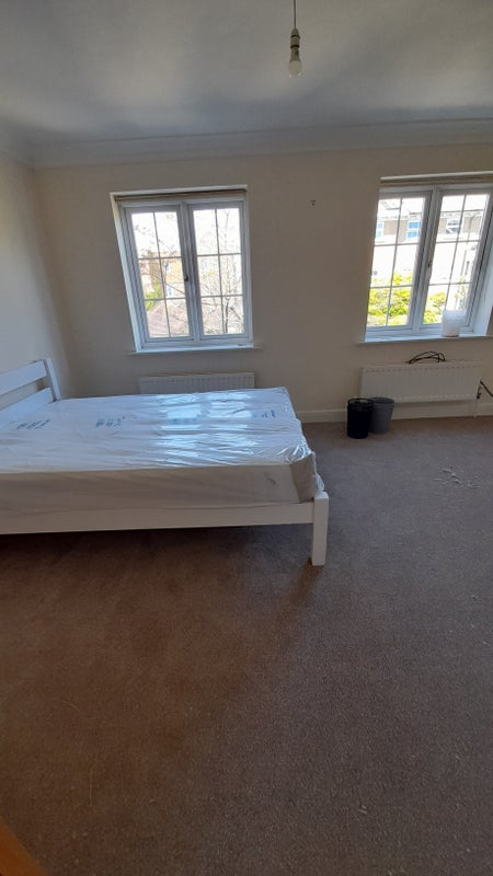 '1 remaining newly refurbished room' Room to Rent from SpareRoom