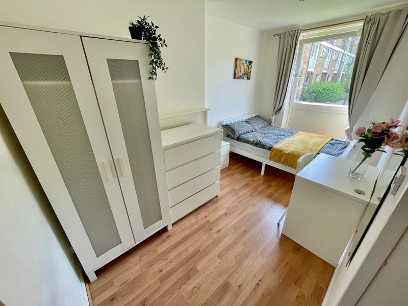 'Super nice rooms near Bow ' Room to Rent from SpareRoom