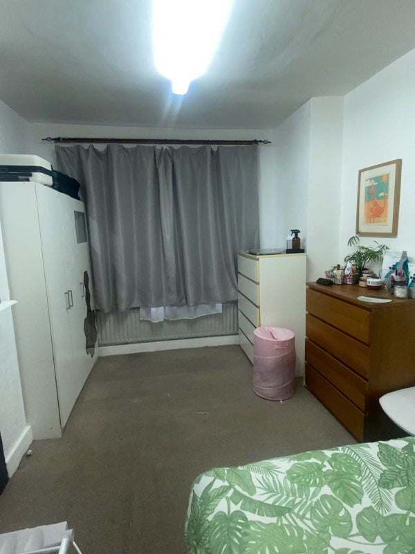 'Male roommate needed' Room to Rent from SpareRoom