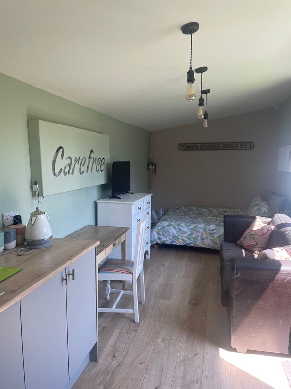 'Self contained cabin' Room to Rent from SpareRoom