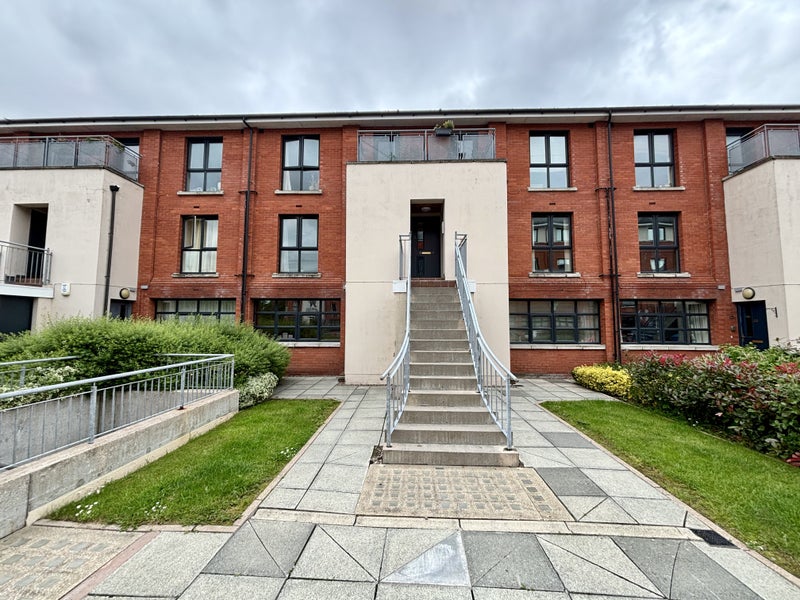 'Stunning 2 Bedroom Old Bakers Court Apartment' Room to Rent from SpareRoom