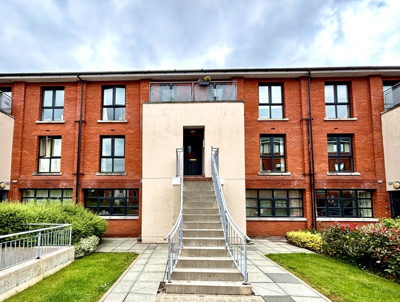 'Stunning 2 Bedroom Old Bakers Court Apartment' Room to Rent from SpareRoom