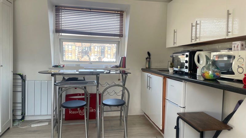 'Nice studio flat' Room to Rent from SpareRoom