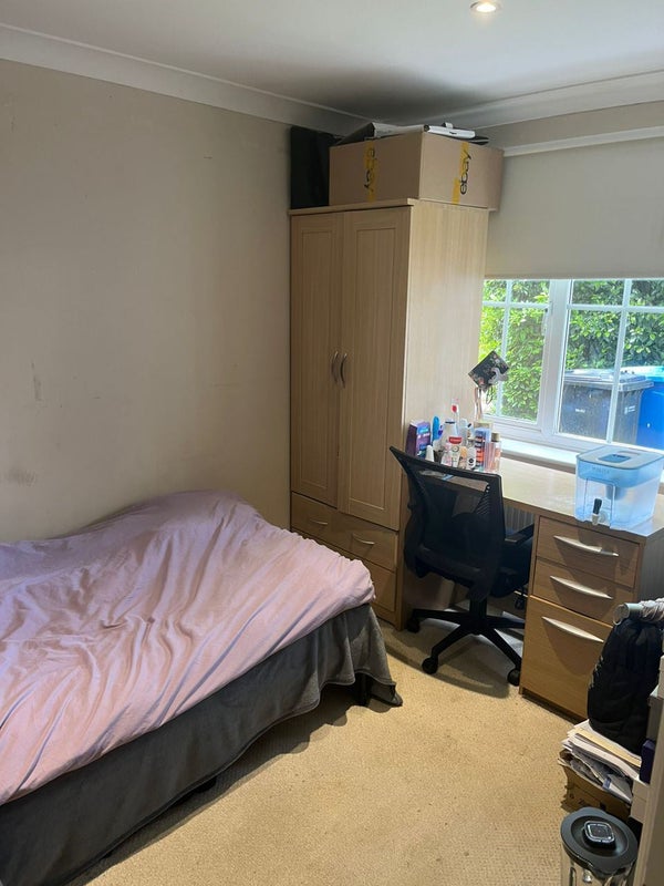 'Furnished - 2 single occupancy rooms' Room to Rent from SpareRoom