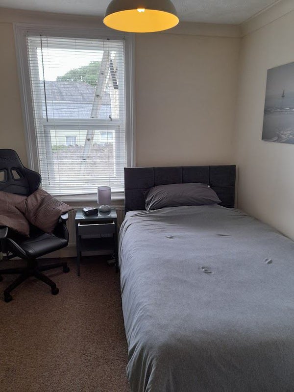 'Bright Small Double Room in Newton Abbot' Room to Rent from SpareRoom