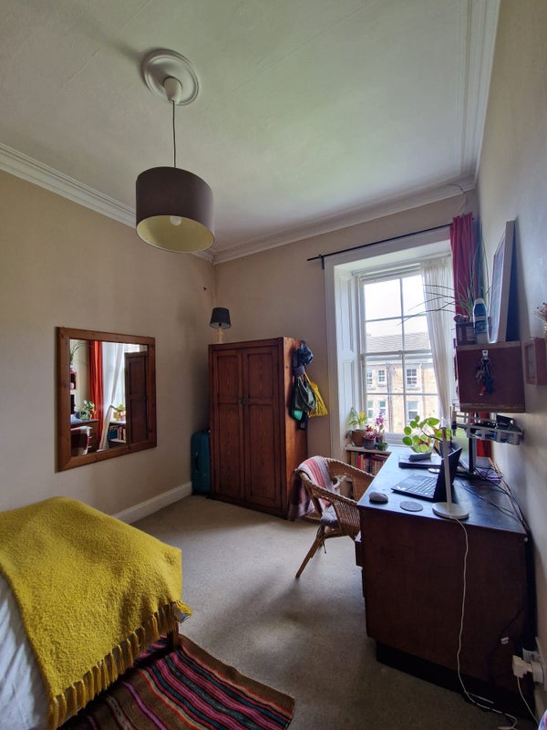 'Looking for a friendly female lodger for 1 year' Room to Rent from ...