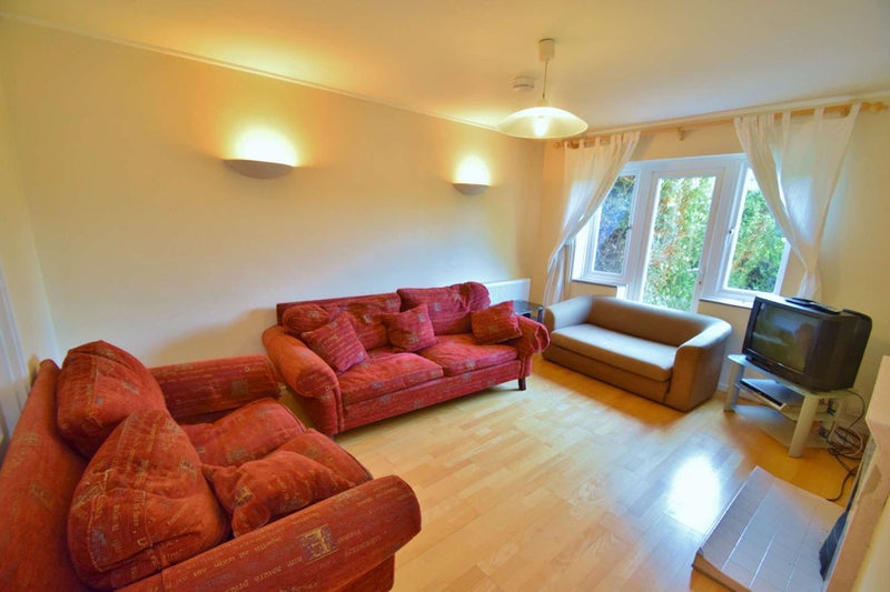 'Room Available for Student or Professional ' Room to Rent from SpareRoom