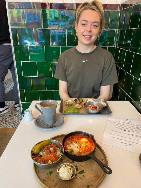 '27 y/o professional female looking for a room ' Flatmate from SpareRoom