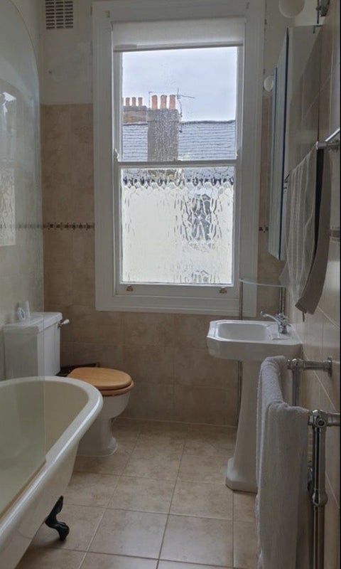 'Edwardian double bedroom short-term let available ' Room to Rent from ...
