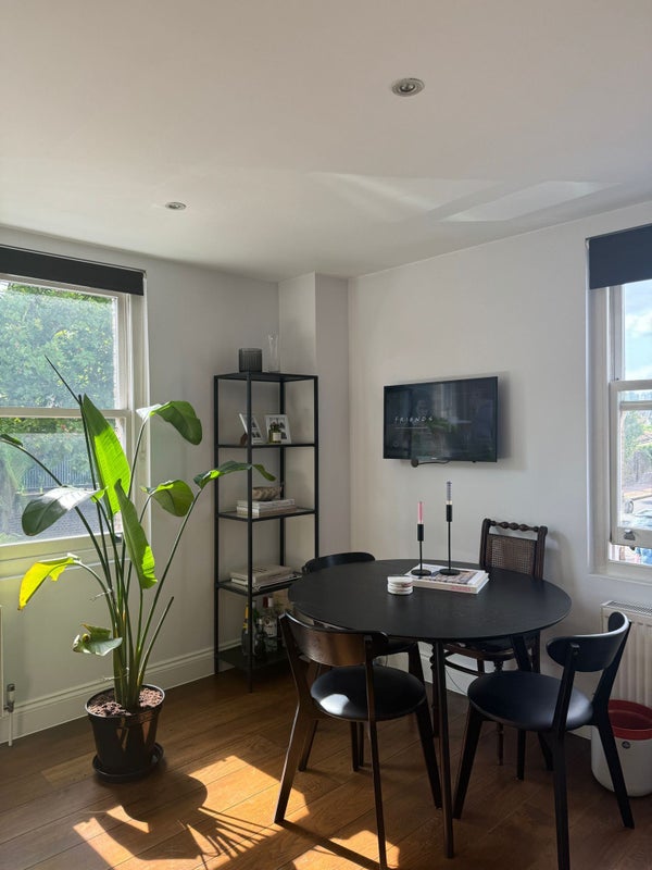 'Double Room In Clapham Junction' Room to Rent from SpareRoom