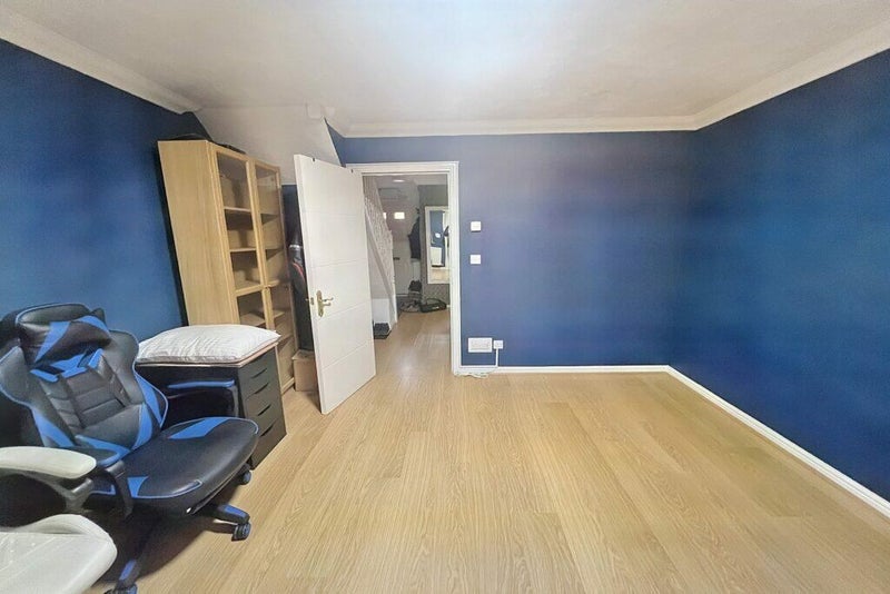 'Double Bedroom - Excellent Condition House' Room to Rent from SpareRoom