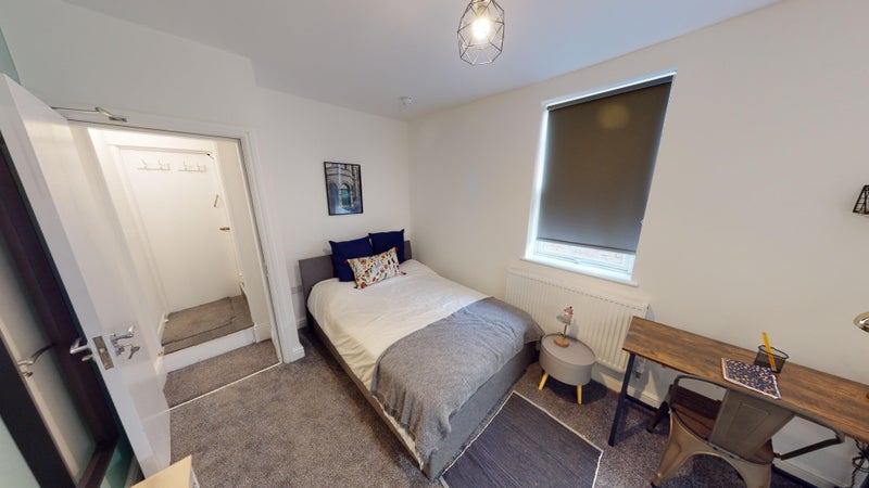'Double En-Suite Room in 5 Bed Shared House' Room to Rent from SpareRoom