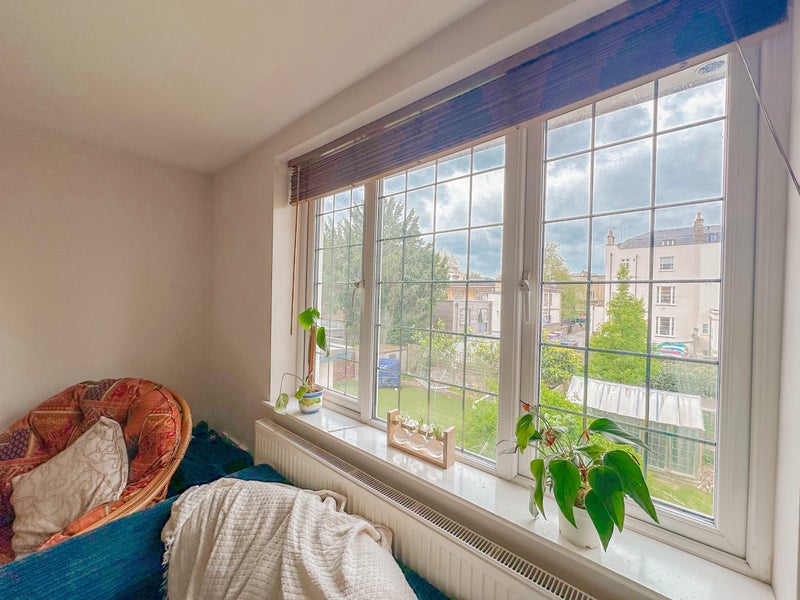 'Female housemate wanted from 1st August! CLIFTON' Room to Rent from ...