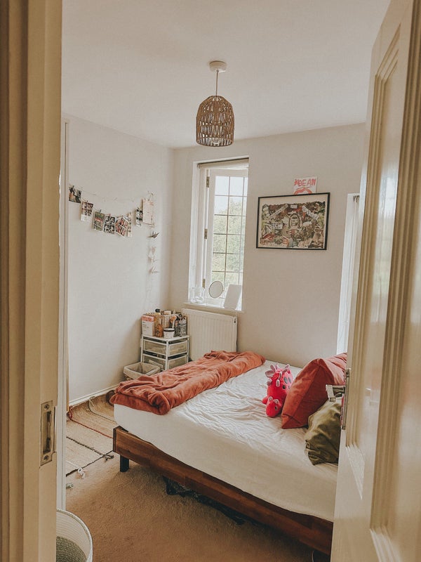 'Female housemate wanted from 1st August! CLIFTON' Room to Rent from ...