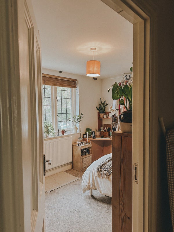 'Female housemate wanted from 1st August! CLIFTON' Room to Rent from ...