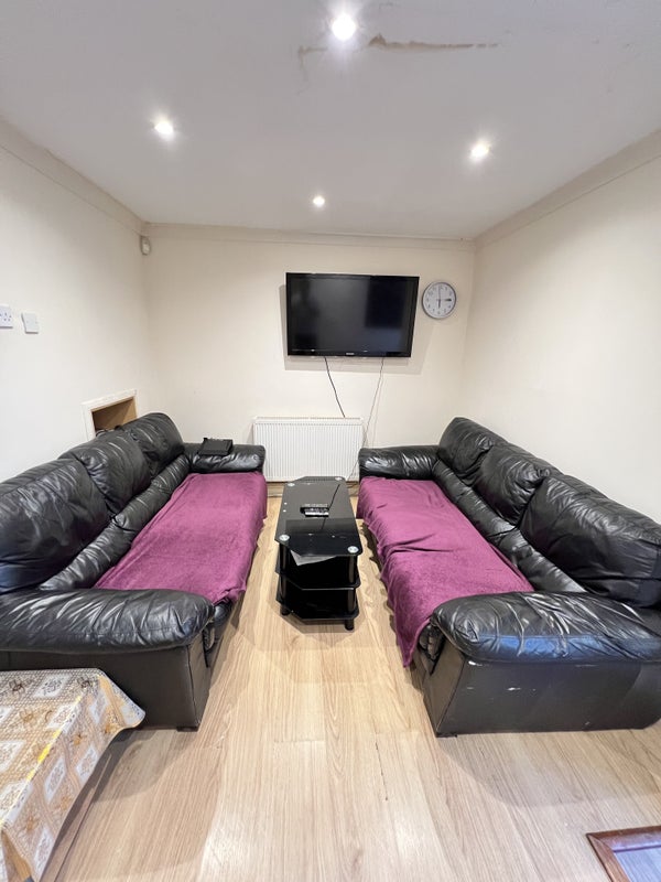 'Large Double room to let ' Room to Rent from SpareRoom