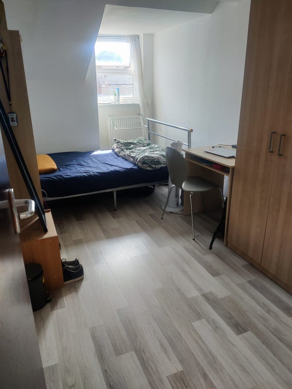 'Affordable Room in Leeds University and city cetre' Room to Rent from ...