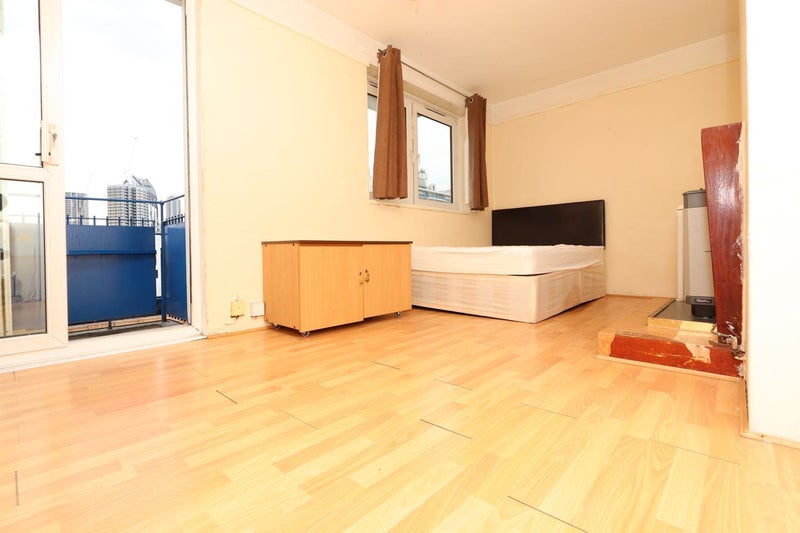 '3 Bed In Borough Sharing With 2 Girls ! Zone 1' Room to Rent from ...