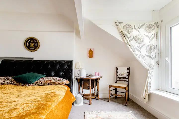 'Double room, top floor' Room to Rent from SpareRoom