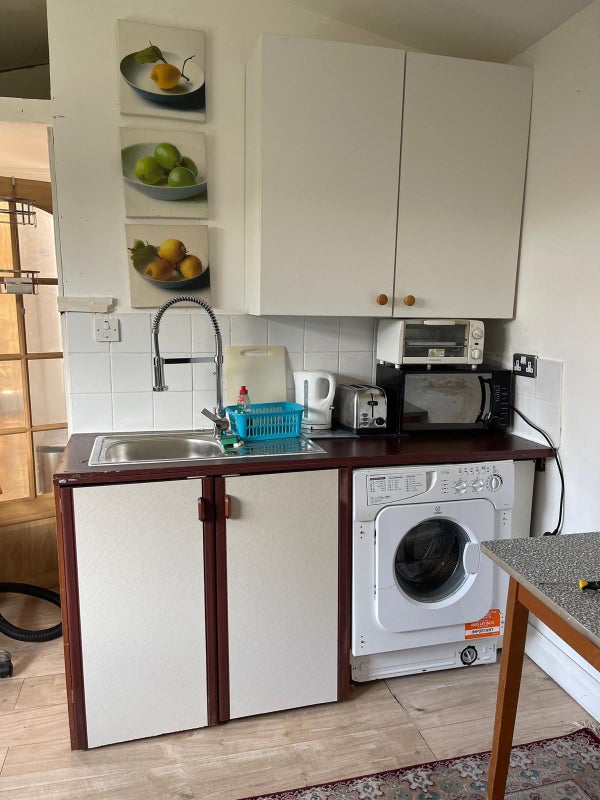 'Studio/Anex ' Room to Rent from SpareRoom