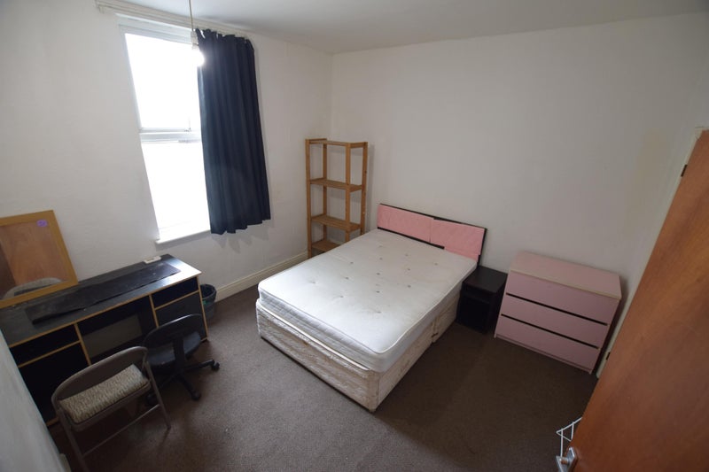 'Dbl Room Avail Now! / All Bills Included / S2' Room to Rent from SpareRoom