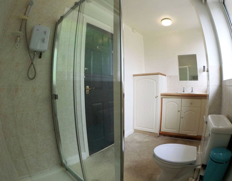 'Modern Single Room in City: Perfect for one person' Room to Rent from ...