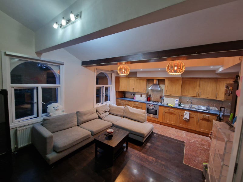 'Fully Furnished Large 1-Bedroom Flat' Room to Rent from SpareRoom