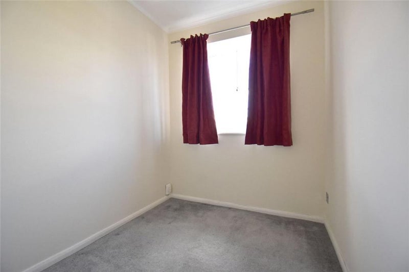 'Double Room in Spacious House' Room to Rent from SpareRoom
