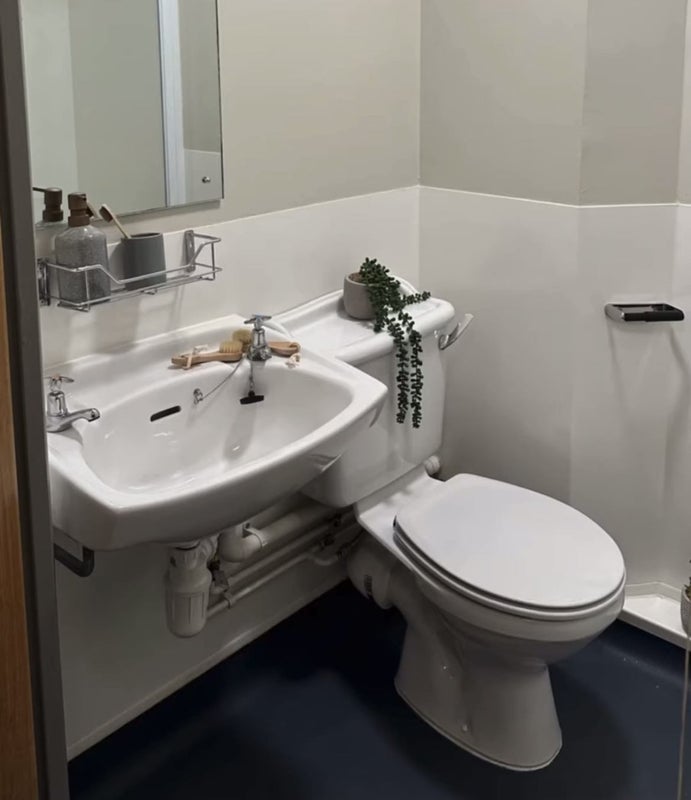 'Classic en-suite - Newarke Point, Leics *URGENT*' Room to Rent from ...