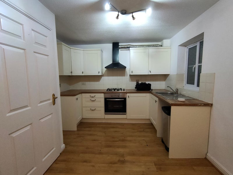 '2 Doubles available in 5Bed House in Woolwich' Room to Rent from SpareRoom