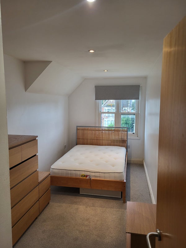 'Large single room ' Room to Rent from SpareRoom