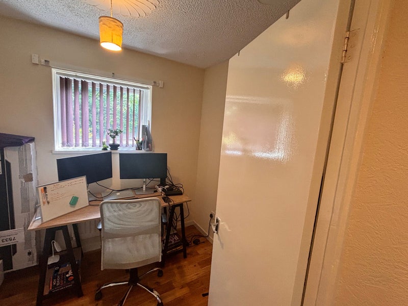 'Lovely rooms available in spacious clean house ' Room to Rent from ...