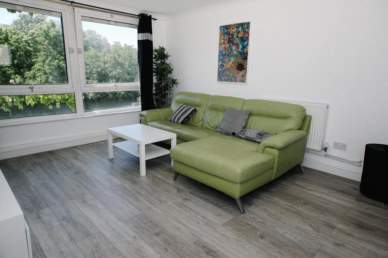 'Bright Large Double in a 5Bed House in Woolwich' Room to Rent from ...