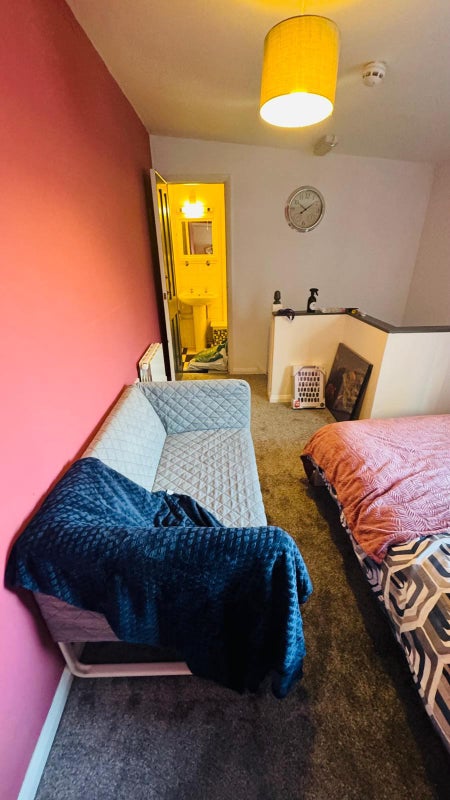 'Double Ensuite Room In Shared House' Room to Rent from SpareRoom