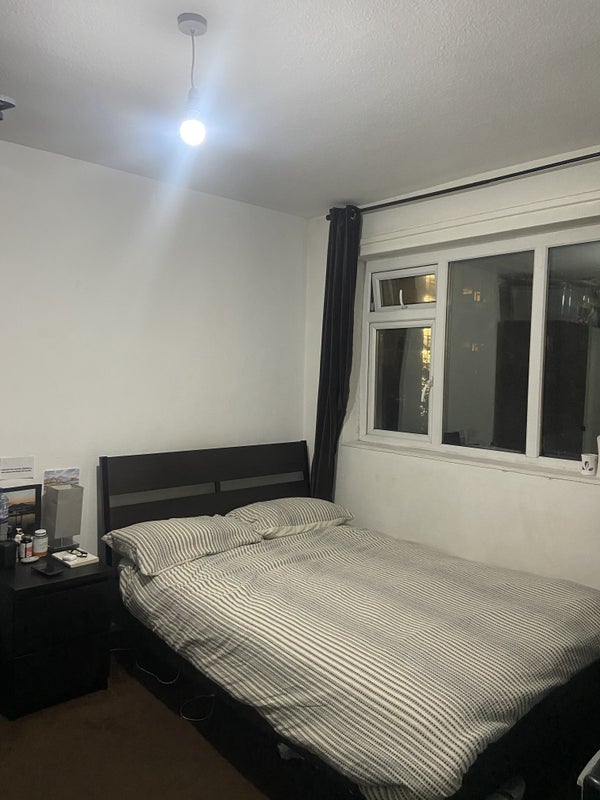 'Large Furnished Double Room in E2 – 10 Mins Wal' Room to Rent from ...