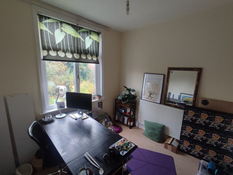 'Small double plus office/workroom' Room to Rent from SpareRoom