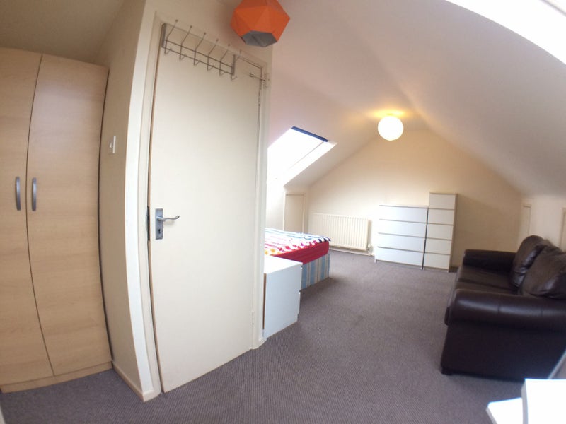 'Spacious single room in Willesden Junction' Room to Rent from SpareRoom