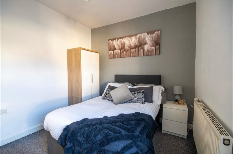 'Spacious Double Room in Friendly HMO' Room to Rent from SpareRoom