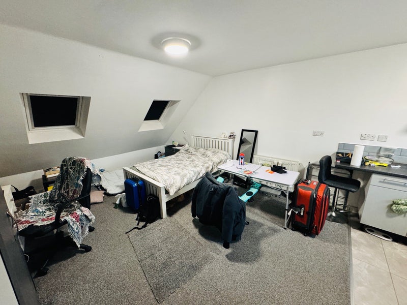 'Good Price Spacious Studio for Rent in Nottingham' Room to Rent from ...