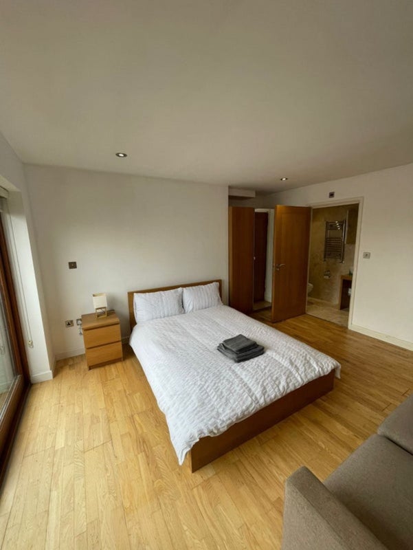 'Large En Suite Room+ Living Room' Room to Rent from SpareRoom