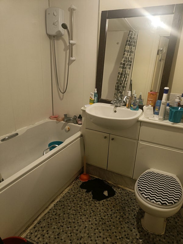 'Room available for short-term let in Jan' Room to Rent from SpareRoom