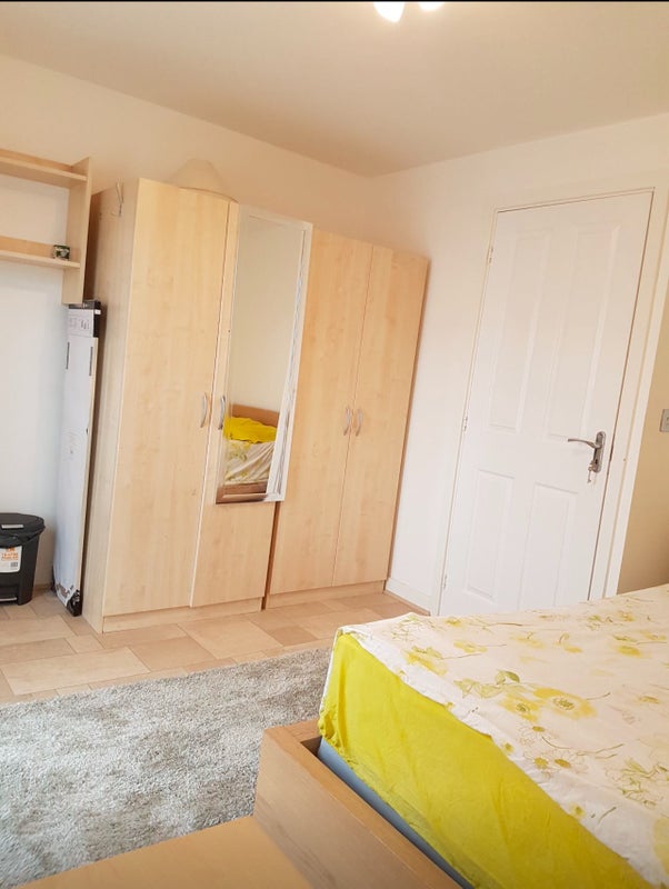 'Room in Upton near sixfields shopping centre. ' Room to Rent from ...
