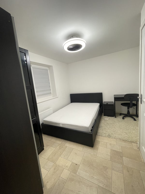 'Room in Upton near sixfields shopping centre. ' Room to Rent from ...