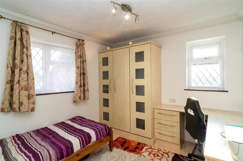 'Looking for housemate ' Room to Rent from SpareRoom