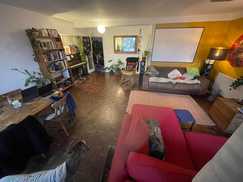 'Room going in New Cross in friendly flat share ' Room to Rent from ...