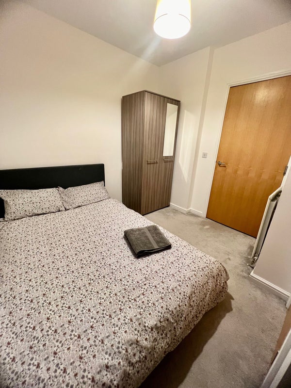 'Small Double Room for Rent - 2 bed flat' Room to Rent from SpareRoom