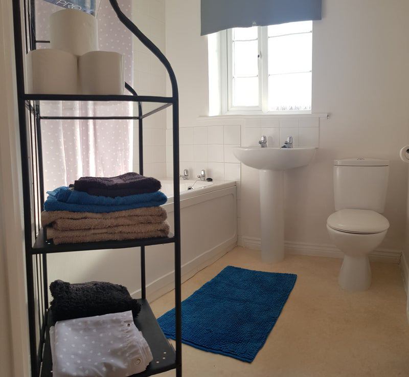 'Large Double Bed/living/dining room' Room to Rent from SpareRoom